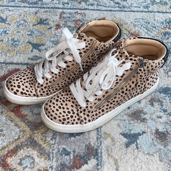 Universal Thread | Shoes | Universal Thread Dotted Sneakers | Poshmark